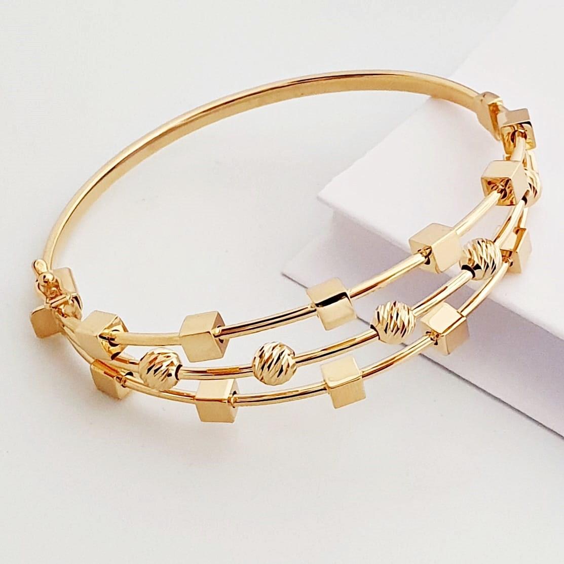 Üç Sıralı Sarı Altın Küp ve Dorika Kelepçe Bilezik FB06559 - Altın Plaza